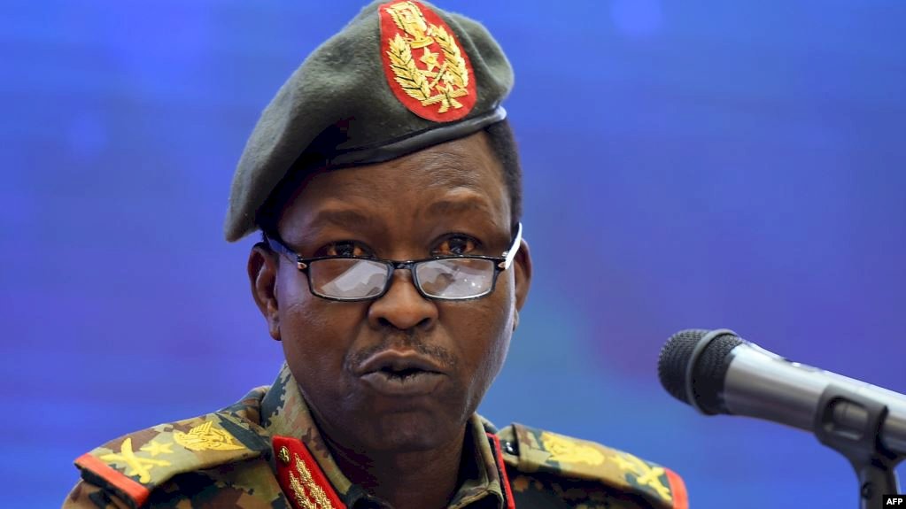 المجلس العسكري السوداني يعترف بأنّه أمر بفضّ الاعتصام